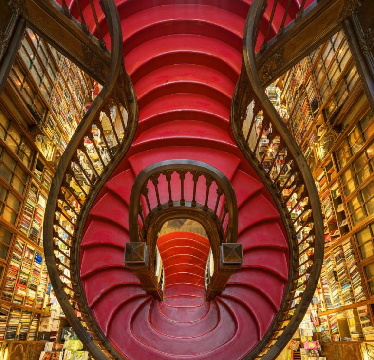 Photographer Captures Images of the Most Beautiful Libraries Around the ...