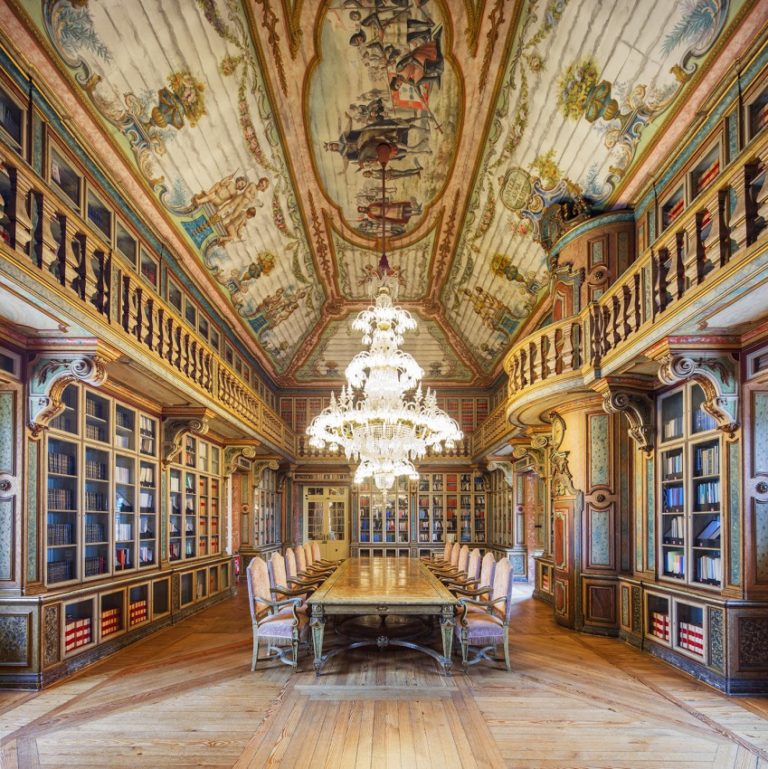 Photographer Captures Images of the Most Beautiful Libraries Around the ...