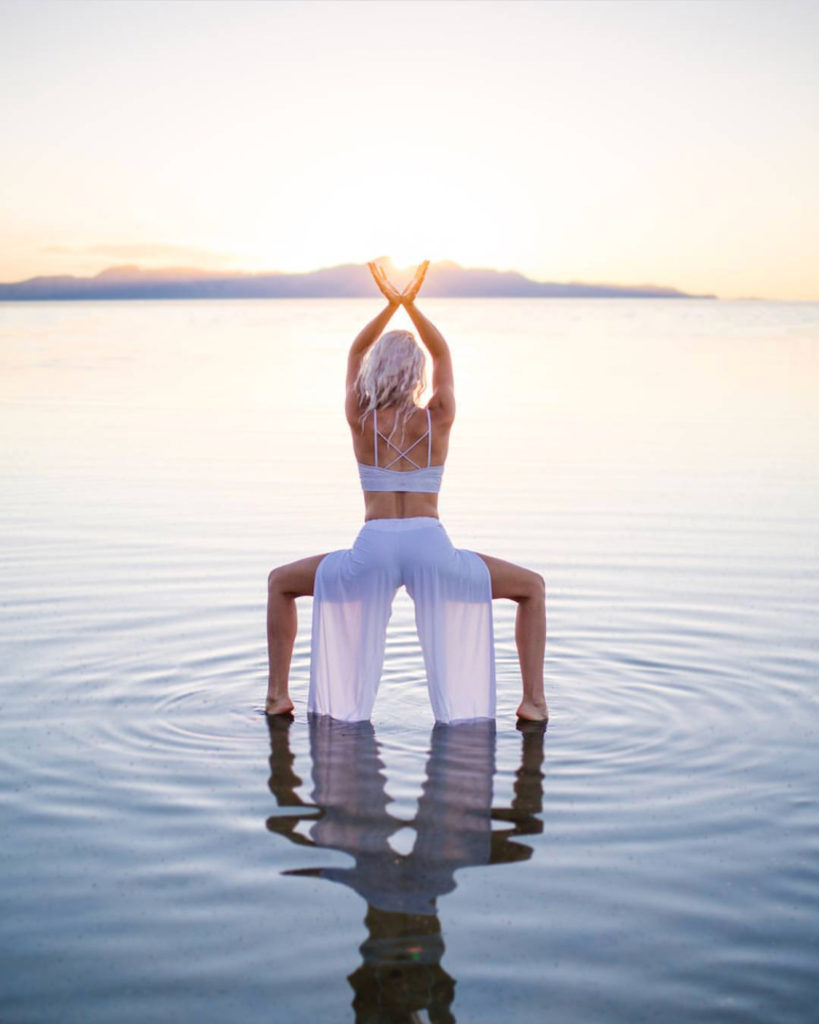 Yogi Master Contorts Her Body into Incredible Poses to Overcome Trauma ...