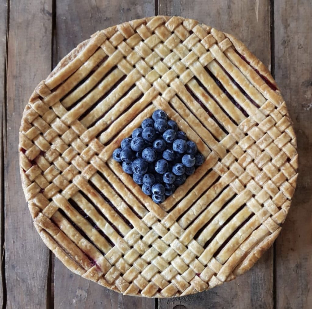 Master Baker Creates Intricate Artistic Pies That Look Too Good To Eat ...