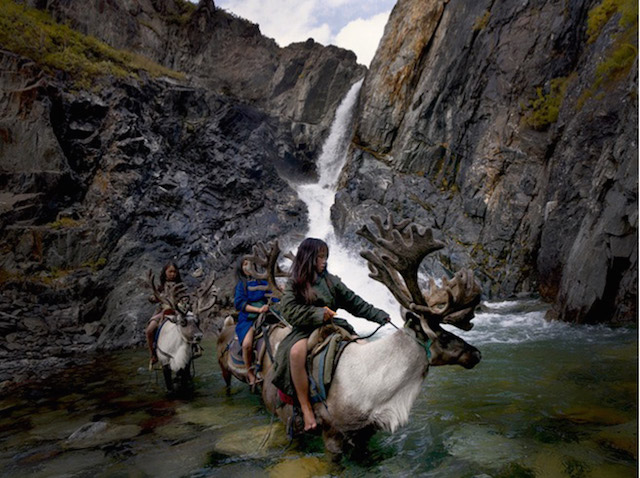 The Reindeer Riders: Amazing Photography of the Reindeer People From ...