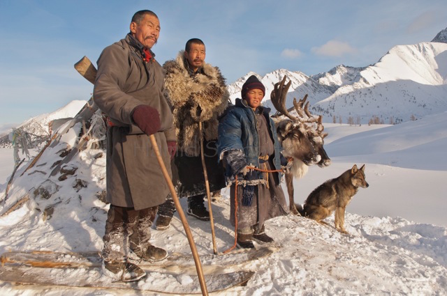 The Reindeer Riders: Amazing Photography of the Reindeer People From ...