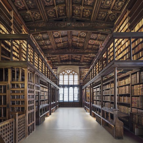 Photographer Captures Images of the Most Beautiful Libraries Around the ...
