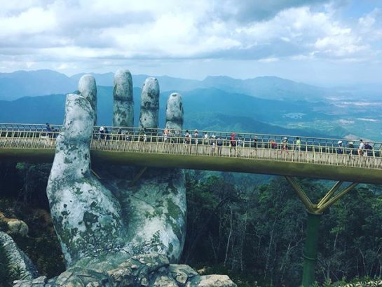 A Giant Pair of Hands Lift Vietnam's Da Nang Golden Bridge Into The Sky ...