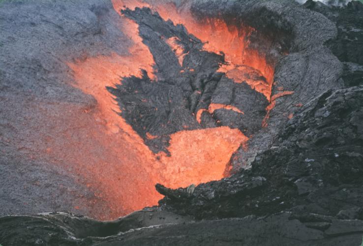 This Photo Shows a 65-Foot-Tall Lava Dome in Hawaii | artFido