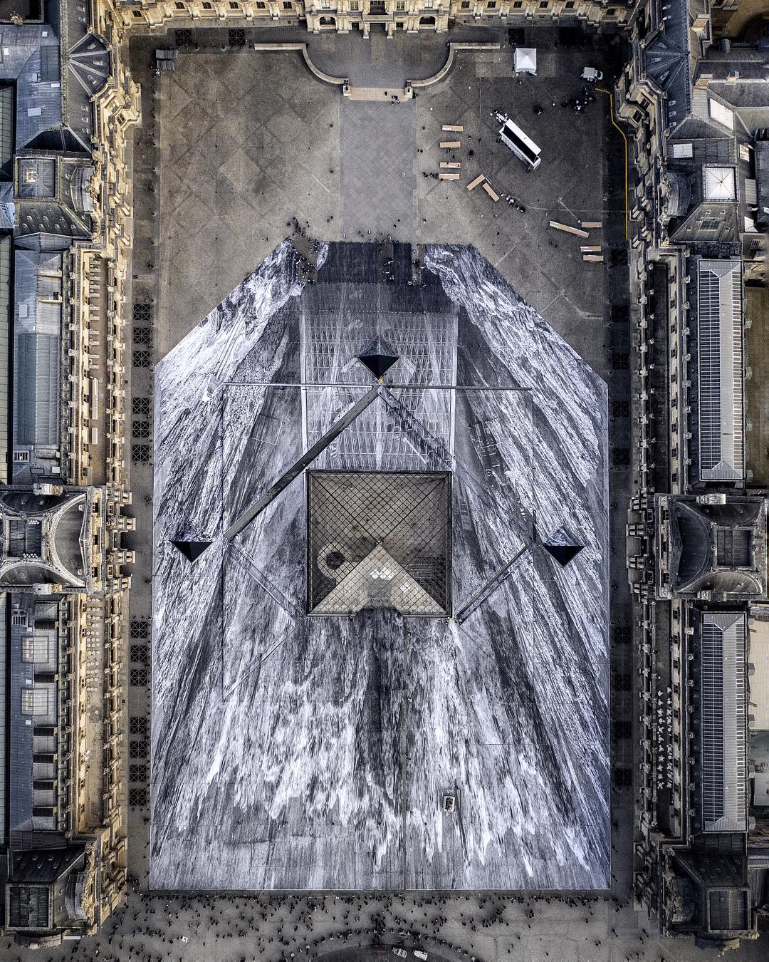Optical Illusion Added To The Louvre's Pyramid Then Immediately ...